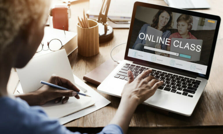 eLearning vs Classroom GMP training courses | Comparison | Analysis